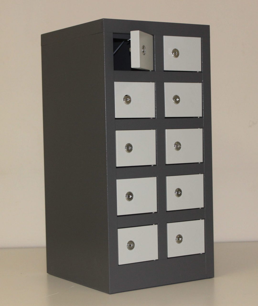 10 Compartment Cellphone Locker | Triple H Display